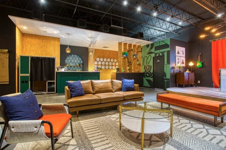 Tips Dekorasi Stand Bazar Agar Menarik Banyak Pengunjung - Kledo Blog