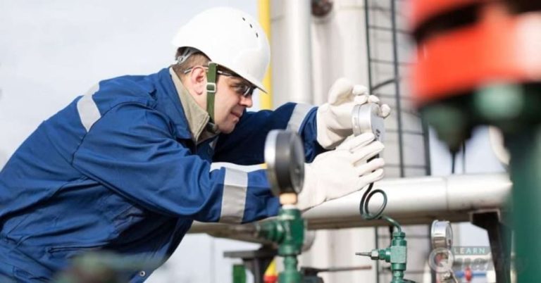 Inspeksi Produk: Pengertian, Manfaat, Jenis, dan Tahapannya - Kledo Blog