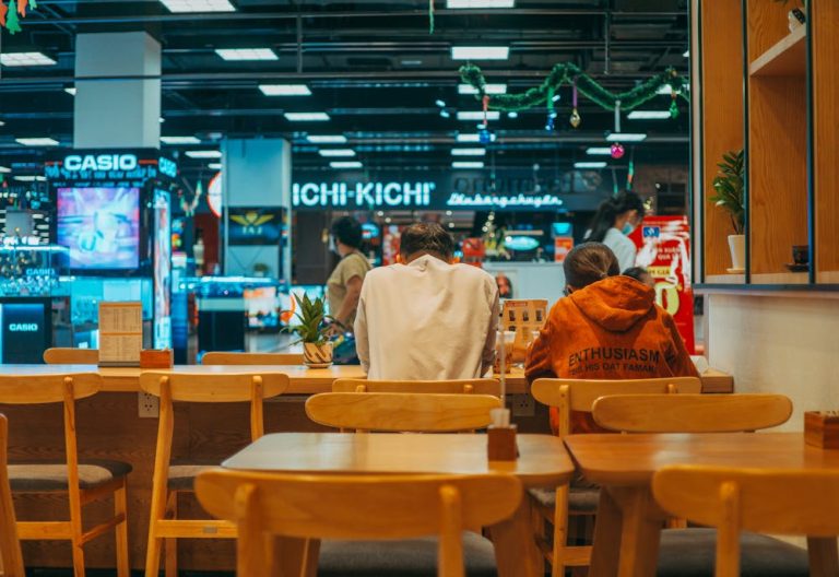 Tertarik Buka Bisnis Food Court? Ini Cara dan Tips Memulainya!